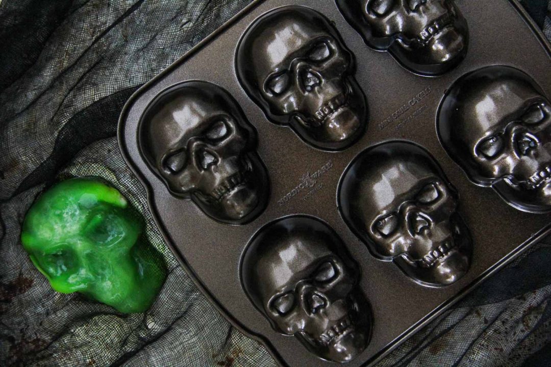 Halloween Jello Skulls - A Pretty Life In The Suburbs