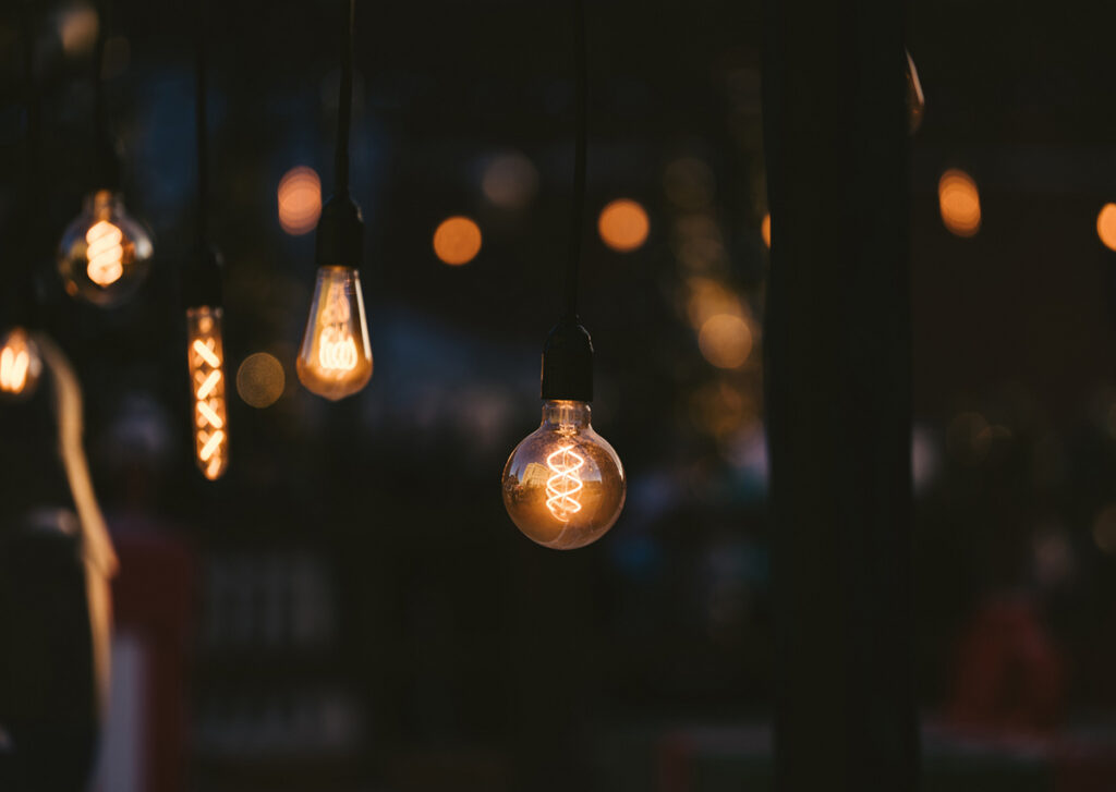 7+ Ways to String Lights in your Backyard! - A Pretty Life In The Suburbs