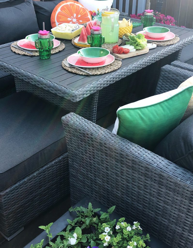 Family Friendly Outdoor Entertaining - A Pretty Life In The Suburbs