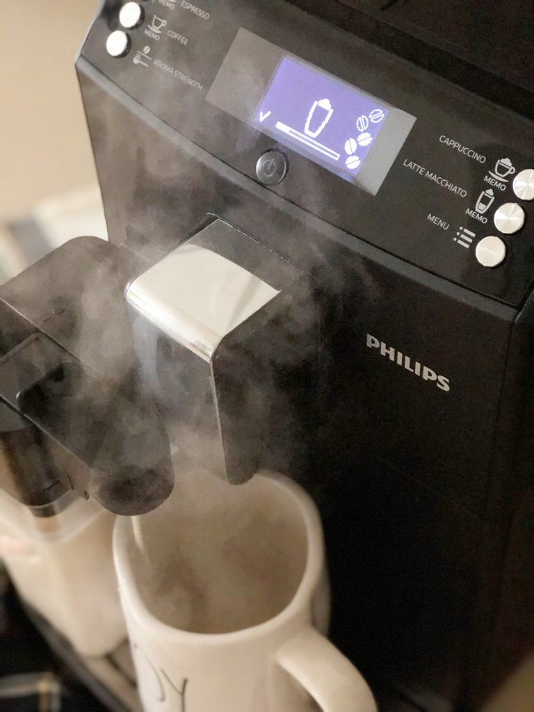 Making the most delicious Eggnog Latte with the Philips 3100 Espresso ...