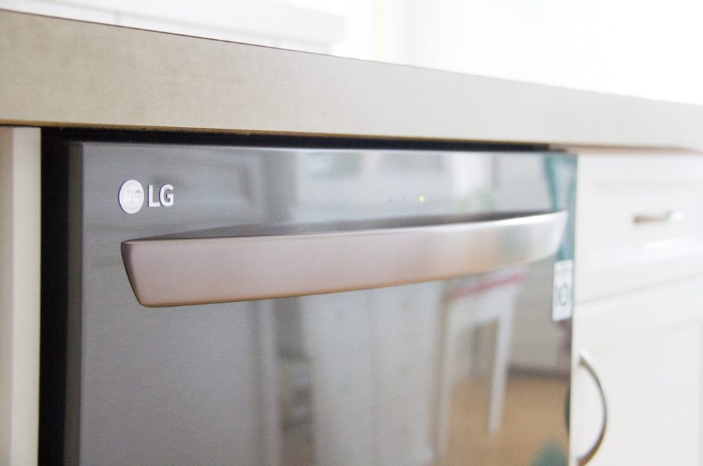 Product Review: LG QuadWash TrueSteam Dishwasher - A Pretty Life In The ...