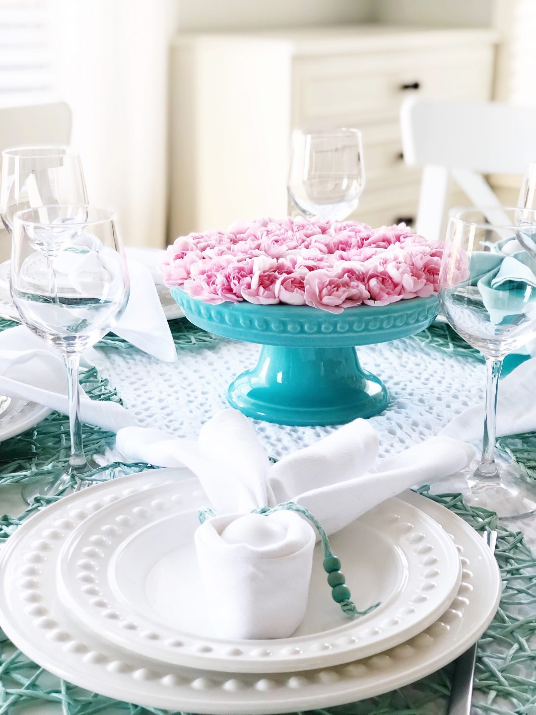 A Pretty Easter Table Setting - A Pretty Life In The Suburbs