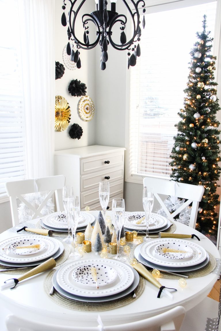 An Easy New Year's Eve Table - A Pretty Life In The Suburbs