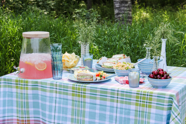 22 Easy Picnic Recipes - A Pretty Life In The Suburbs