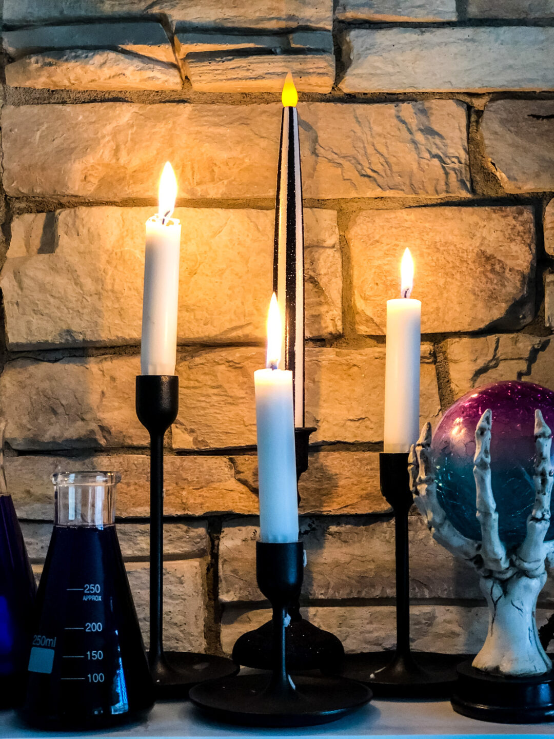 10 Simple and Spooky Halloween Decorating Ideas - A Pretty Life In The ...