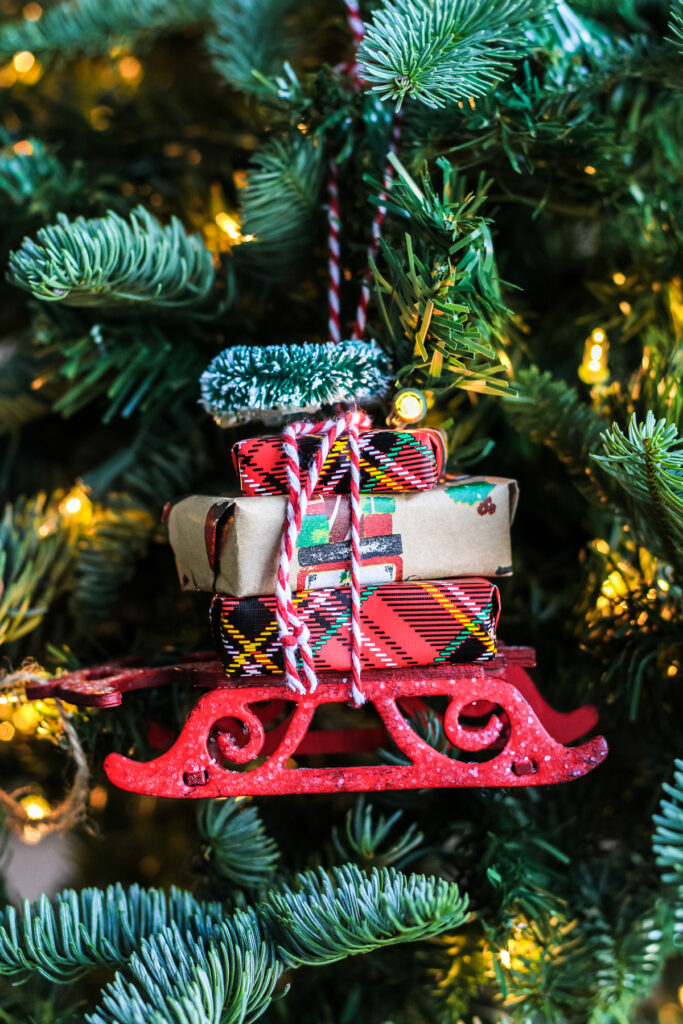 A Homemade Christmas: DIY Christmas Decor - A Pretty Life In The Suburbs