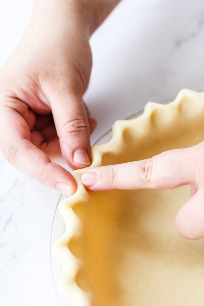 How to Make a Crimped Pie Crust - A Pretty Life In The Suburbs