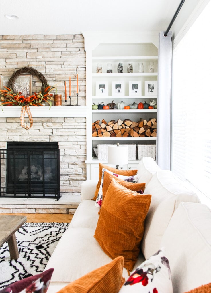 Fall Home Tour with Traditional Fall Colours - A Pretty Life In The Suburbs