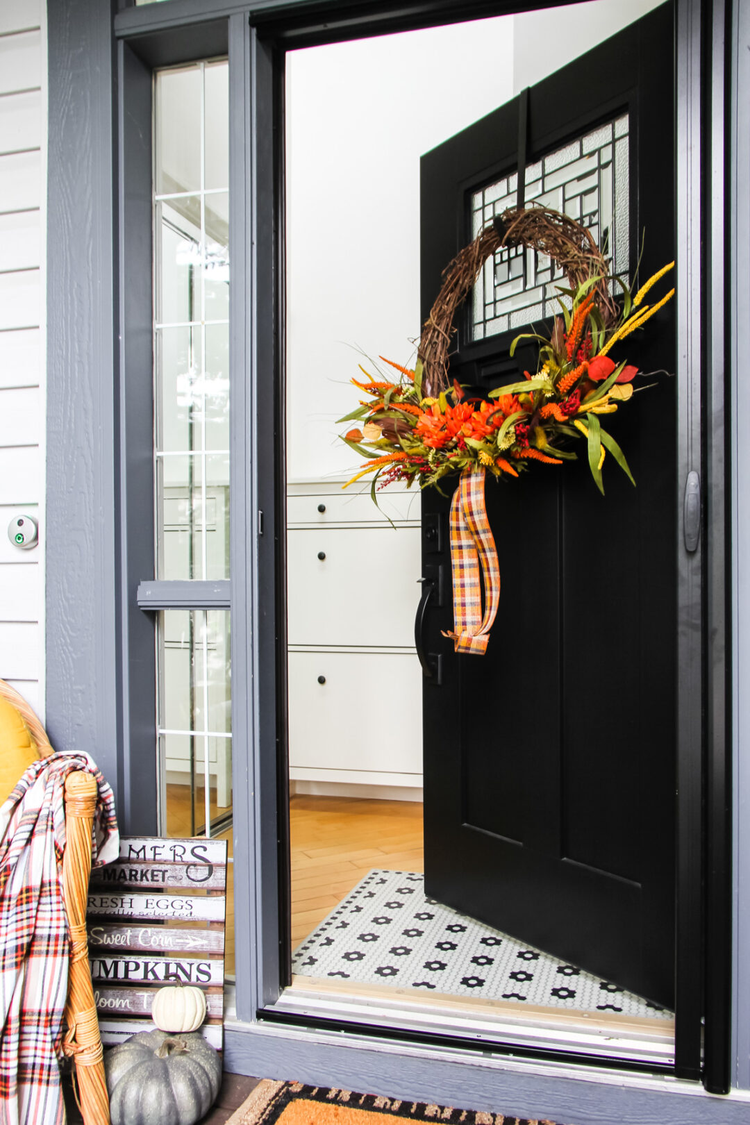 Fall Home Tour with Traditional Fall Colours - A Pretty Life In The Suburbs