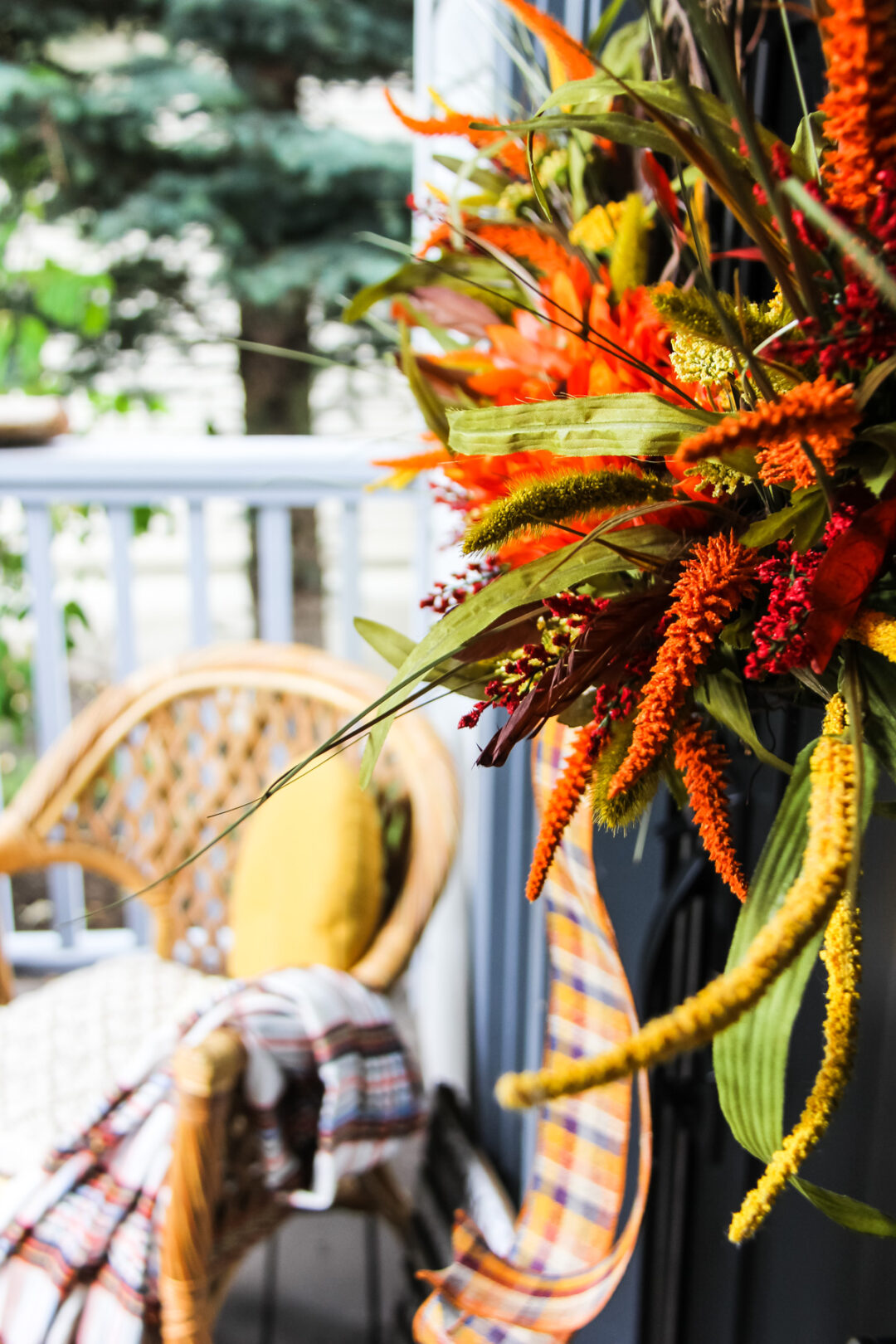 Fall Home Tour with Traditional Fall Colours - A Pretty Life In The Suburbs