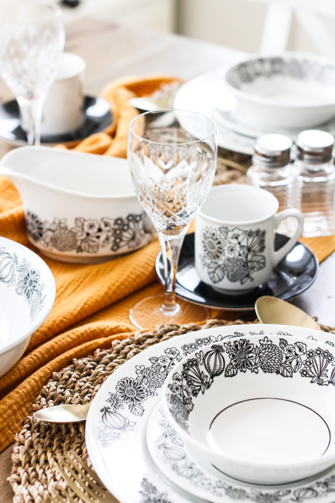Fall Table Decor Ideas - A Pretty Life In The Suburbs