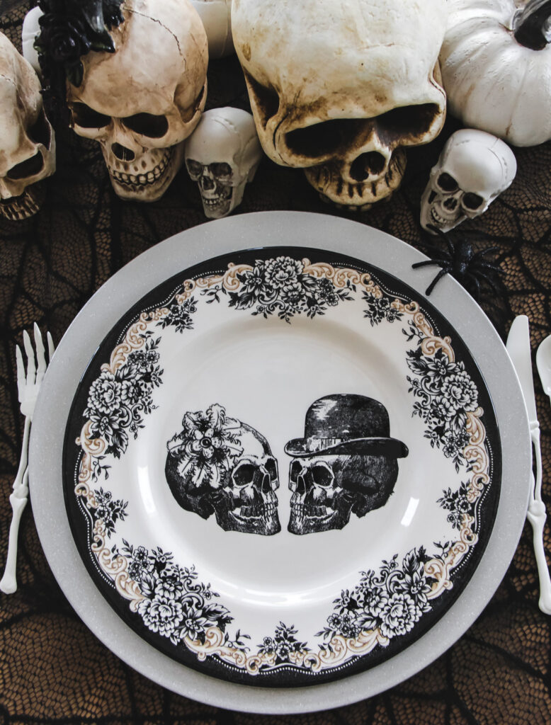 My Super Simple, No Stress, Spooky Halloween Mantel - A Pretty Life In ...