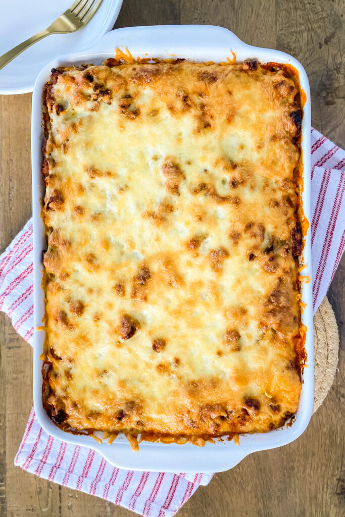 Million Dollar Spaghetti Recipe (Baked Spaghetti) - A Pretty Life In ...