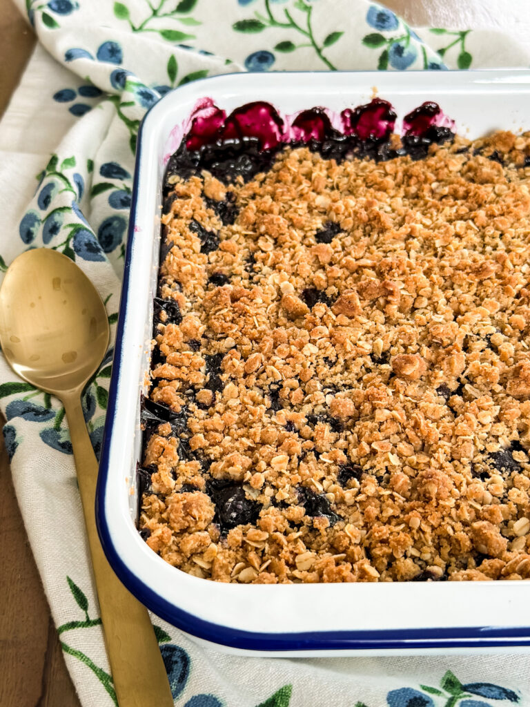 Blueberry Crumble - A Pretty Life In The Suburbs