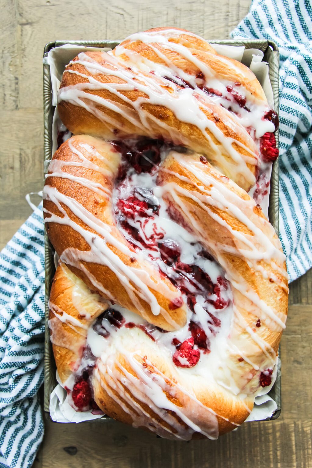 Raspberry Twist Bread Recipe (Bread Machine Recipe) - A Pretty Life In ...