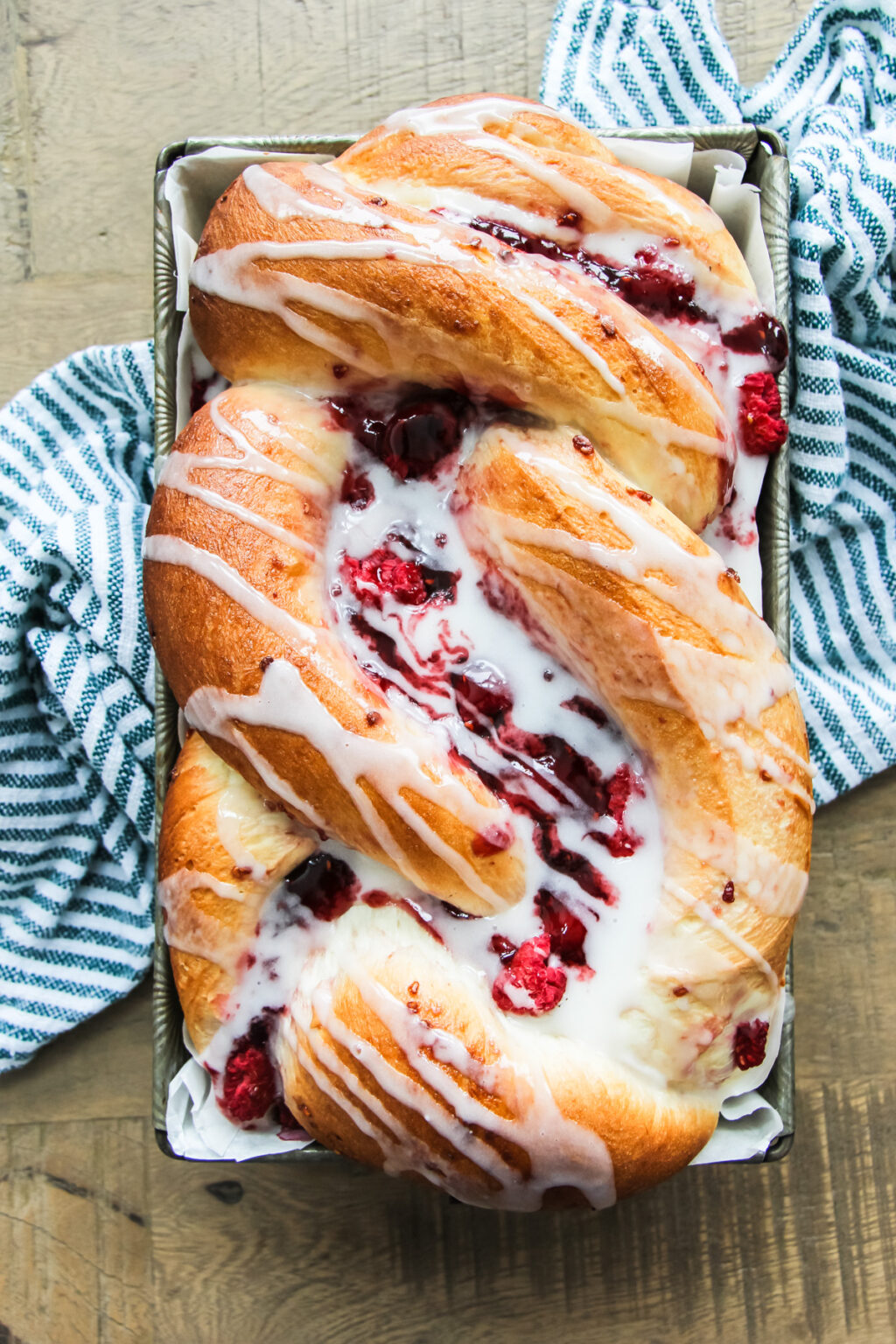 Raspberry Twist Bread Recipe (Bread Machine Recipe) - A Pretty Life In ...