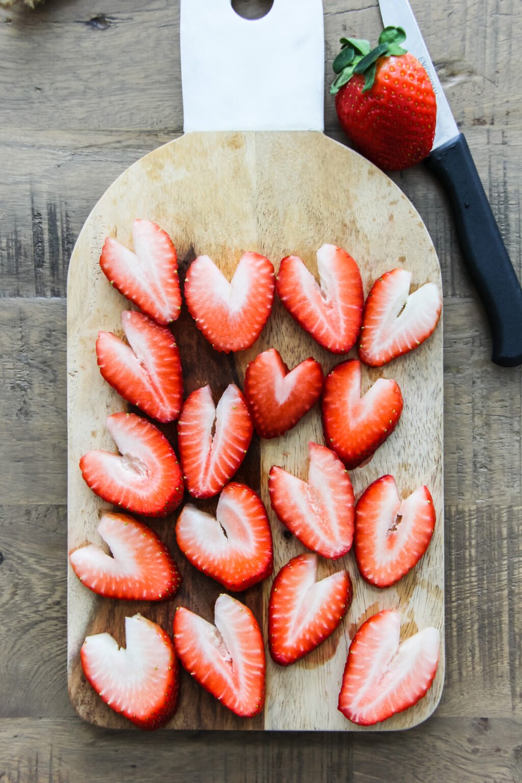 Valentine's Day Pink Lemonade Party Punch - A Pretty Life In The Suburbs